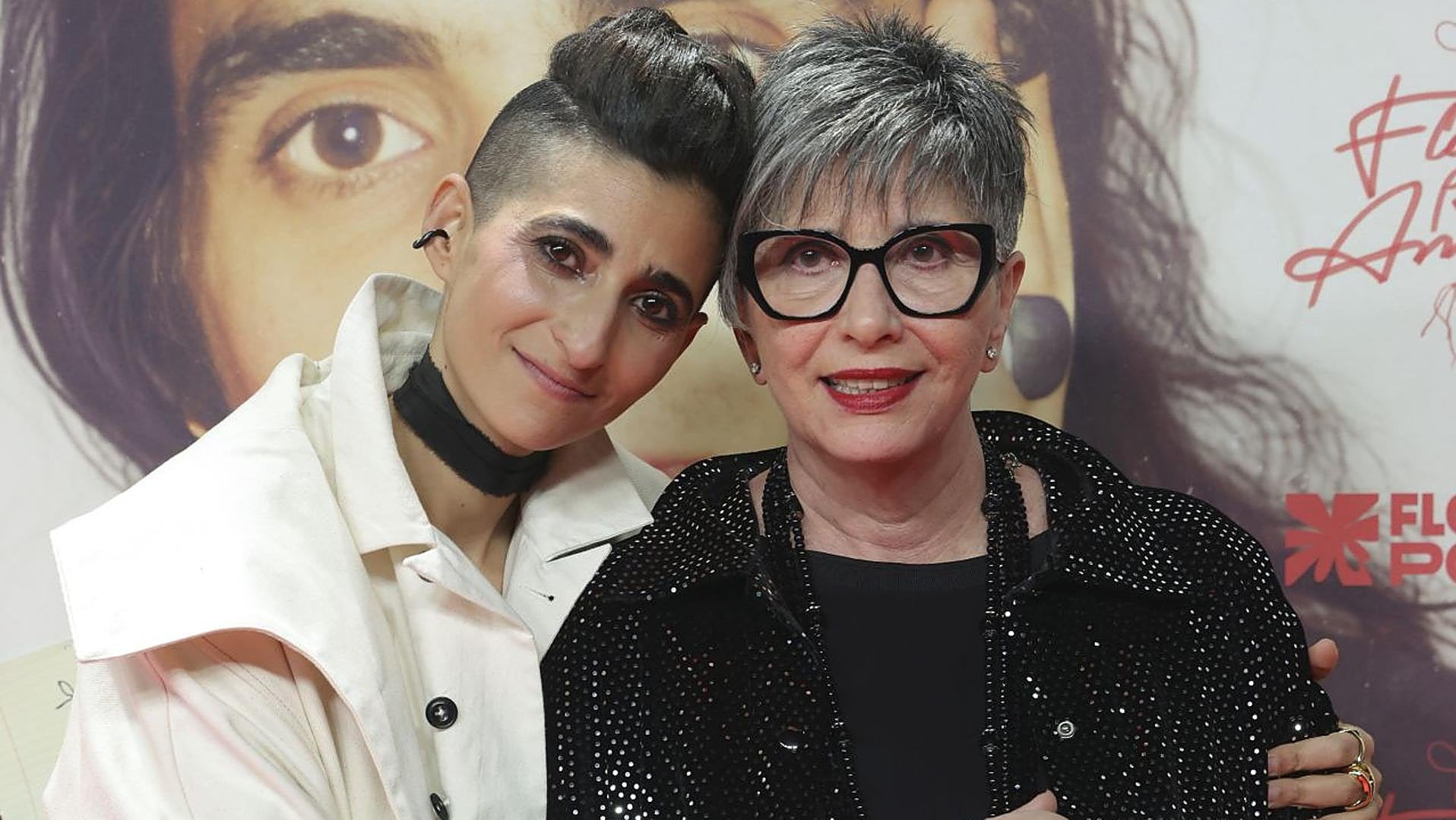 Así fue la boda de Antonio Flores y Ana Villa: ceremonia en Pradillo, una corbata en el bolsillo ...